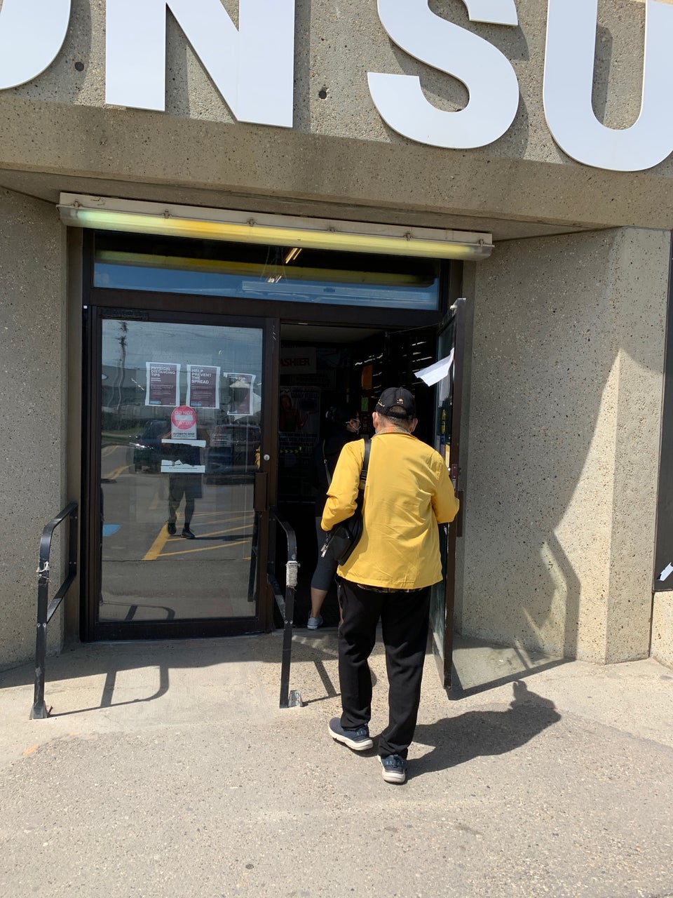 BIANCA AMOR'S LIQUIDATION SUPERCENTRE - Edmonton AB - Hours, Directions ...