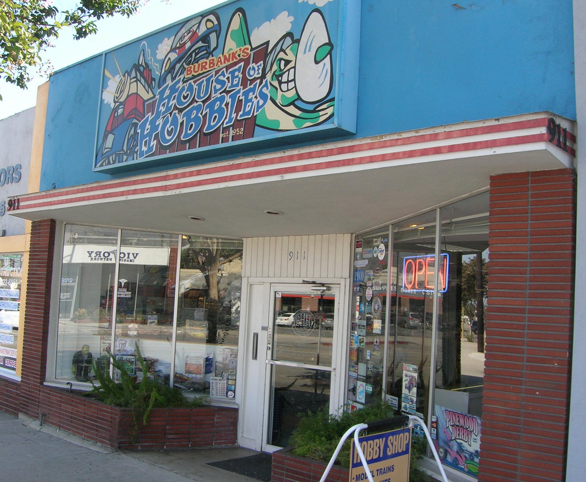 BURBANK'S HOUSE OF HOBBIES - Burbank CA - Hours, Directions, Reviews ...