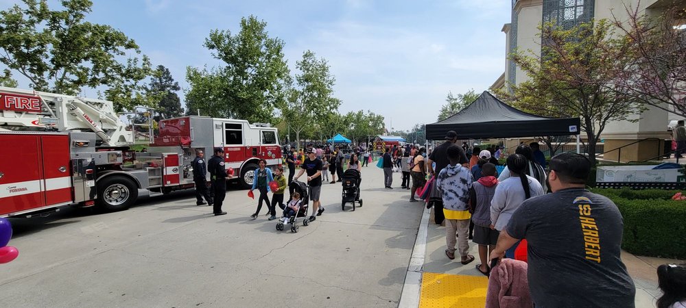 FONTANA LEWIS LIBRARY & TECHNOLOGY CENTER - Fontana CA - Hours ...