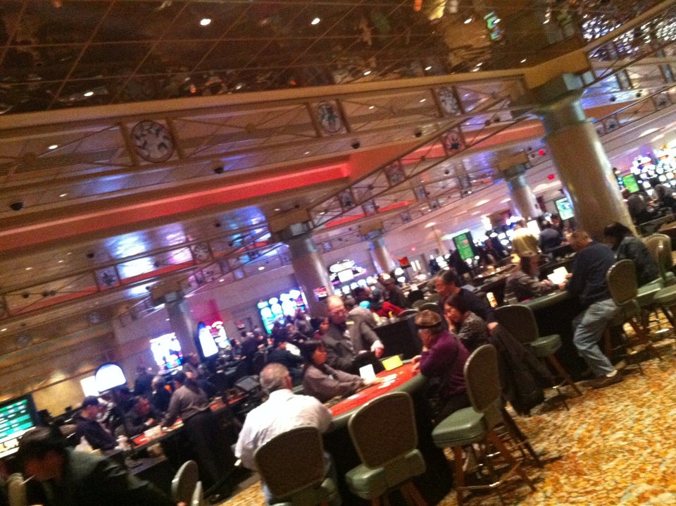 FOXWOODS RESORT CASINO - Mashantucket CT - Hours, Directions, Reviews ...