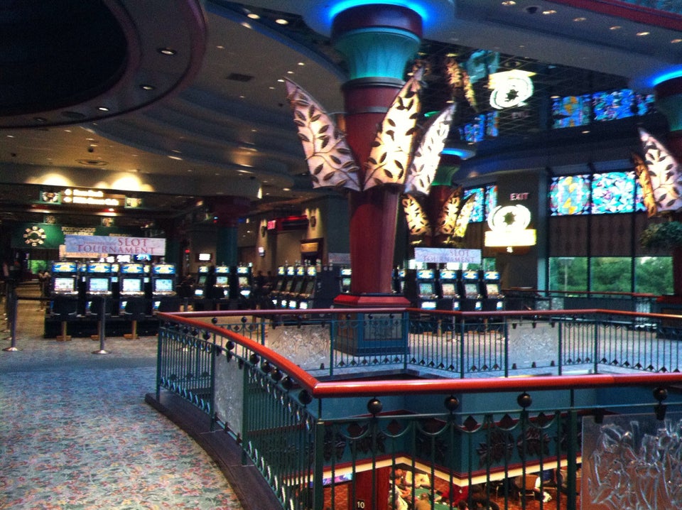 FOXWOODS RESORT CASINO - Mashantucket CT - Hours, Directions, Reviews ...