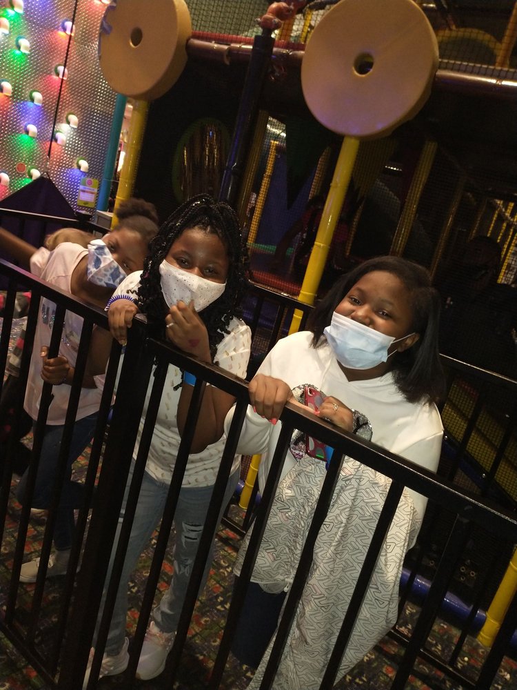 GIZMOS FUN FACTORY - Orland Park IL - Hours, Directions, Reviews ...