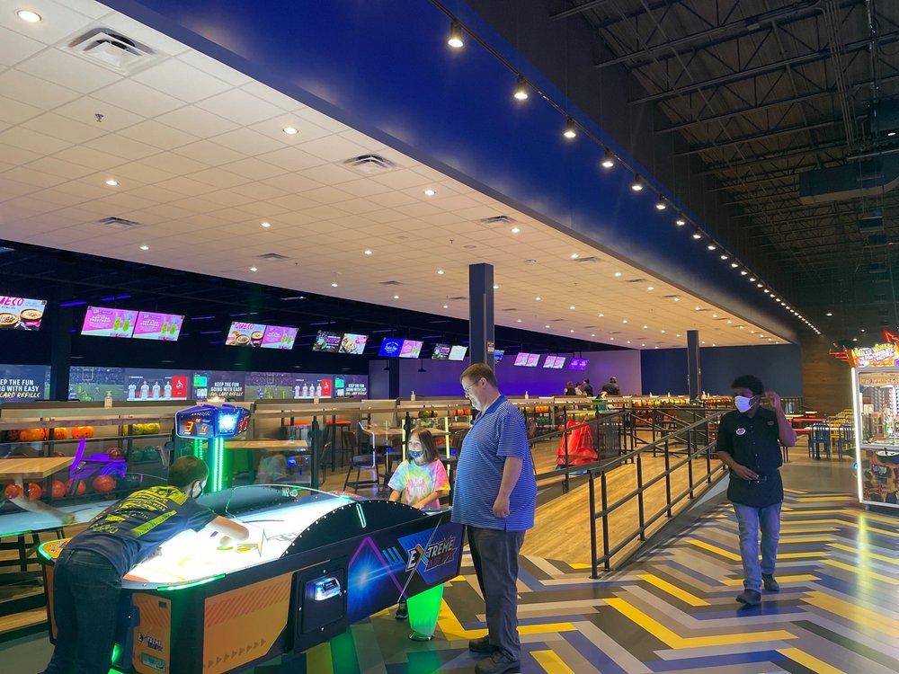 MAIN EVENT CHESTERFIELD - Chesterfield MO - Hours, Directions, Reviews ...