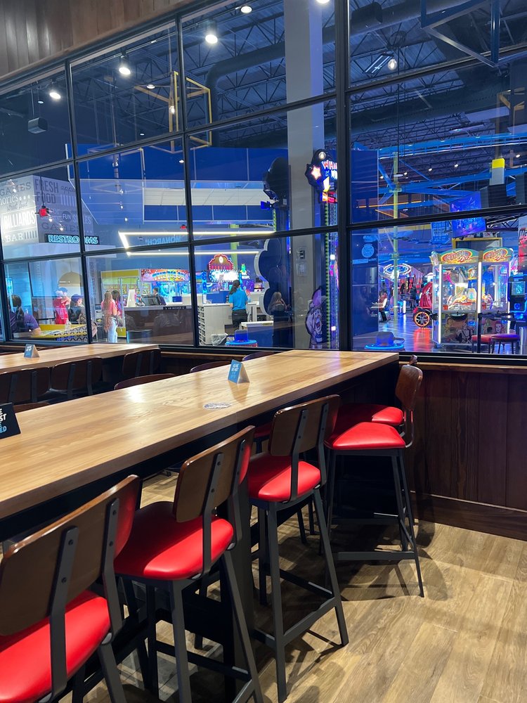 MAIN EVENT CHESTERFIELD - Chesterfield MO - Hours, Directions, Reviews ...