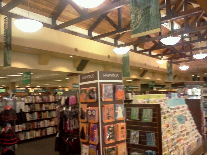 UNIVERSITY OF NORTH DAKOTA BOOKSTORE - Grand Forks ND - Hours ...