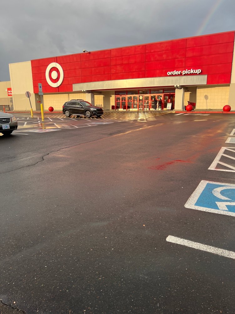TARGET - 2000 Crater Lake Hwy, Medford OR - Hours, Directions, Reviews ...