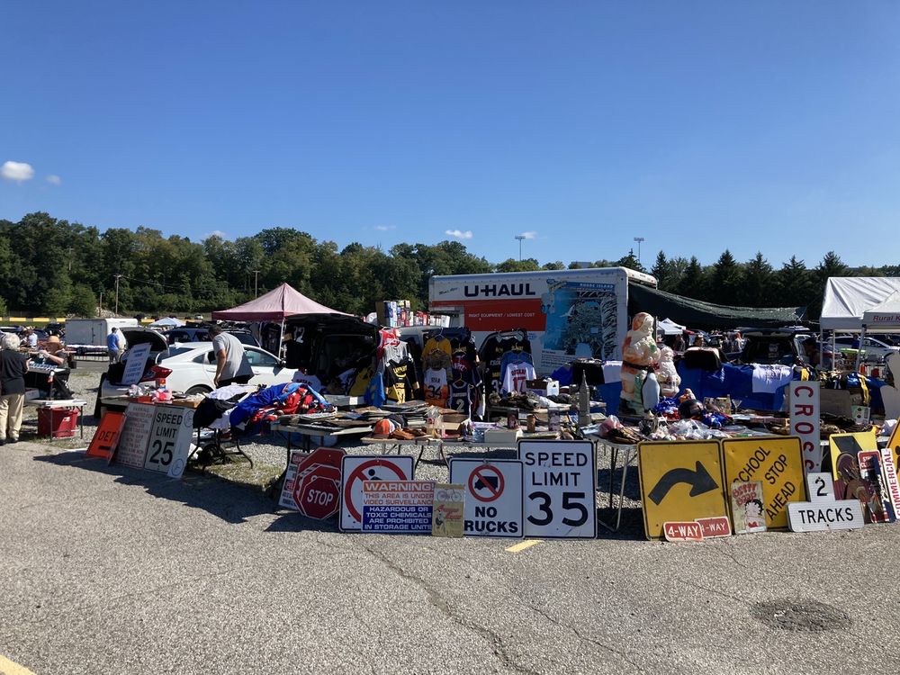 TRADER JACK'S FLEA MARKET - Bridgeville PA - Hours, Directions, Reviews ...