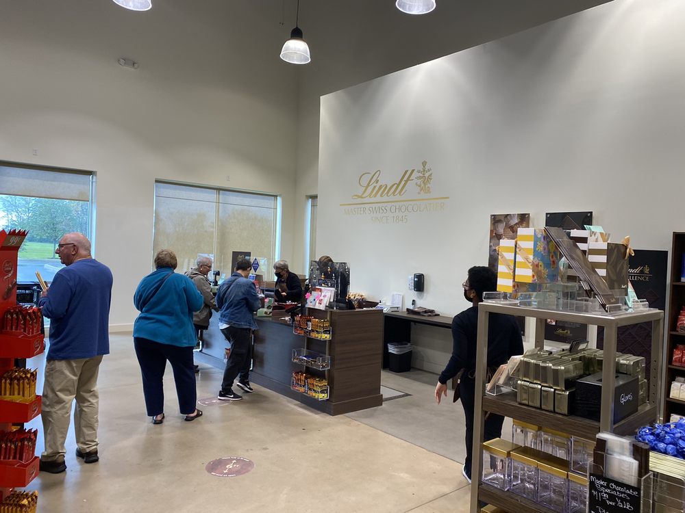LINDT CHOCOLATE SHOP - Carlisle PA - Hours, Directions, Reviews ...