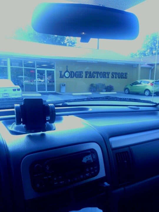 LODGE FACTORY STORE - South Pittsburg TN - Hours, Directions, Reviews ...