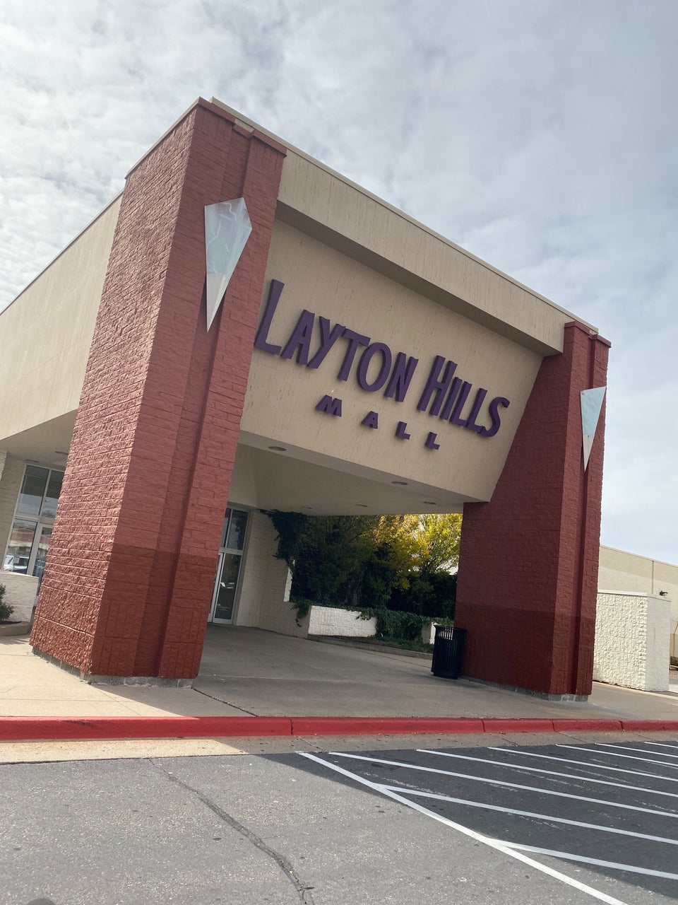 LAYTON HILLS MALL - Layton UT - Hours, Directions, Reviews - Loc8NearMe