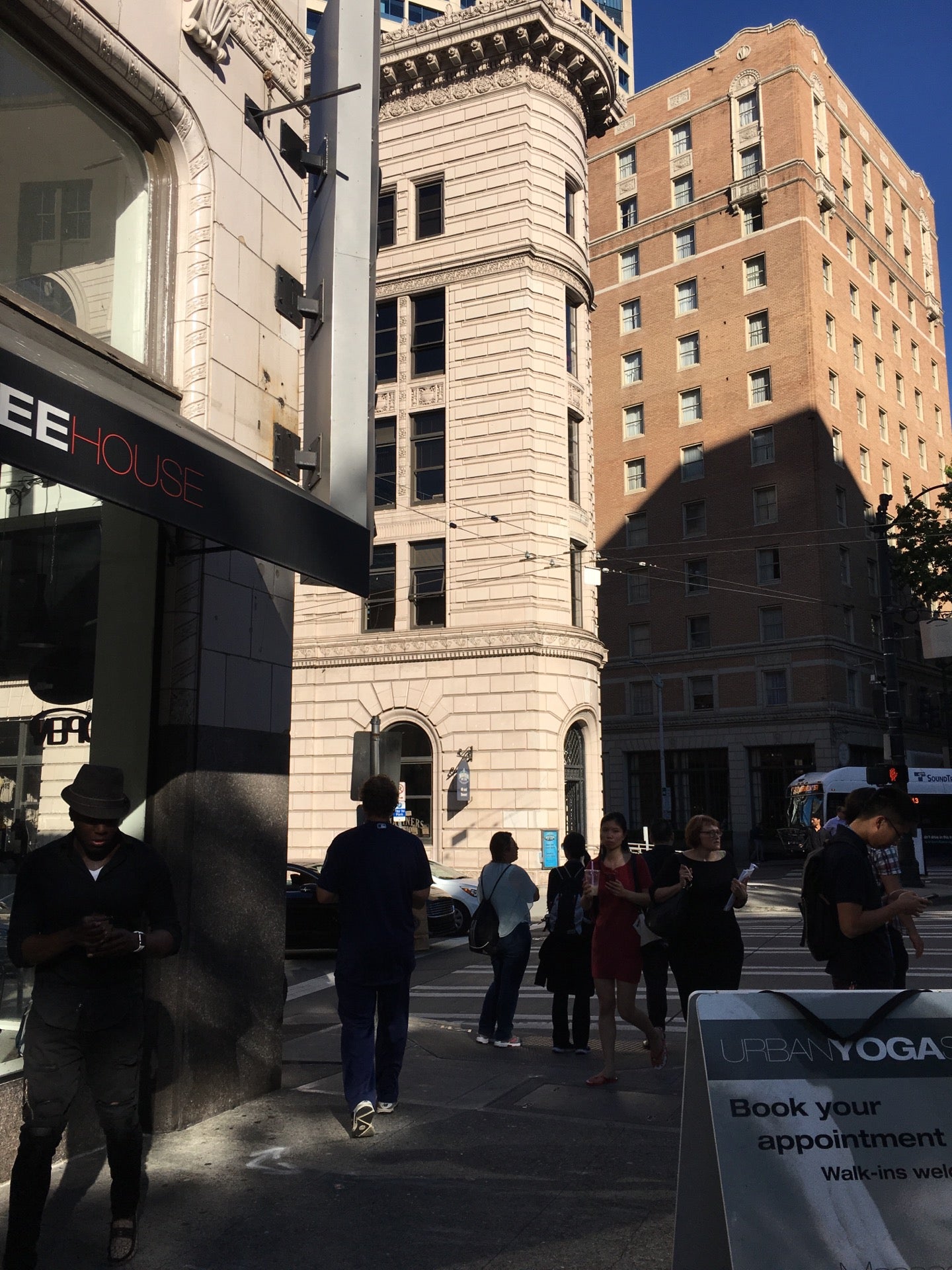 MARINERS TEAM STORE - Seattle WA - Hours, Directions, Reviews - Loc8NearMe