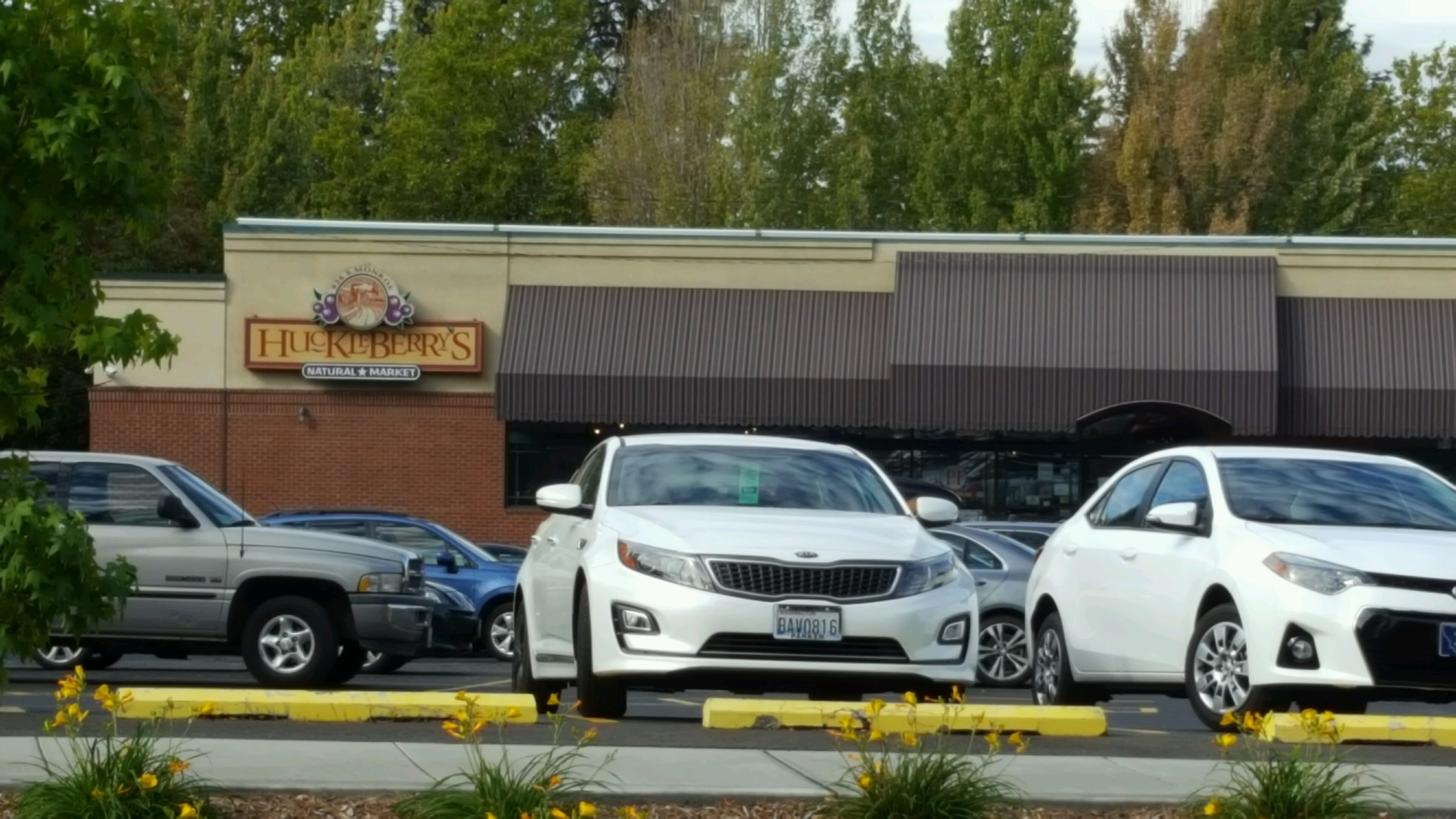 HUCKLEBERRY'S NATURAL MARKET - Spokane WA - Hours, Directions, Reviews ...