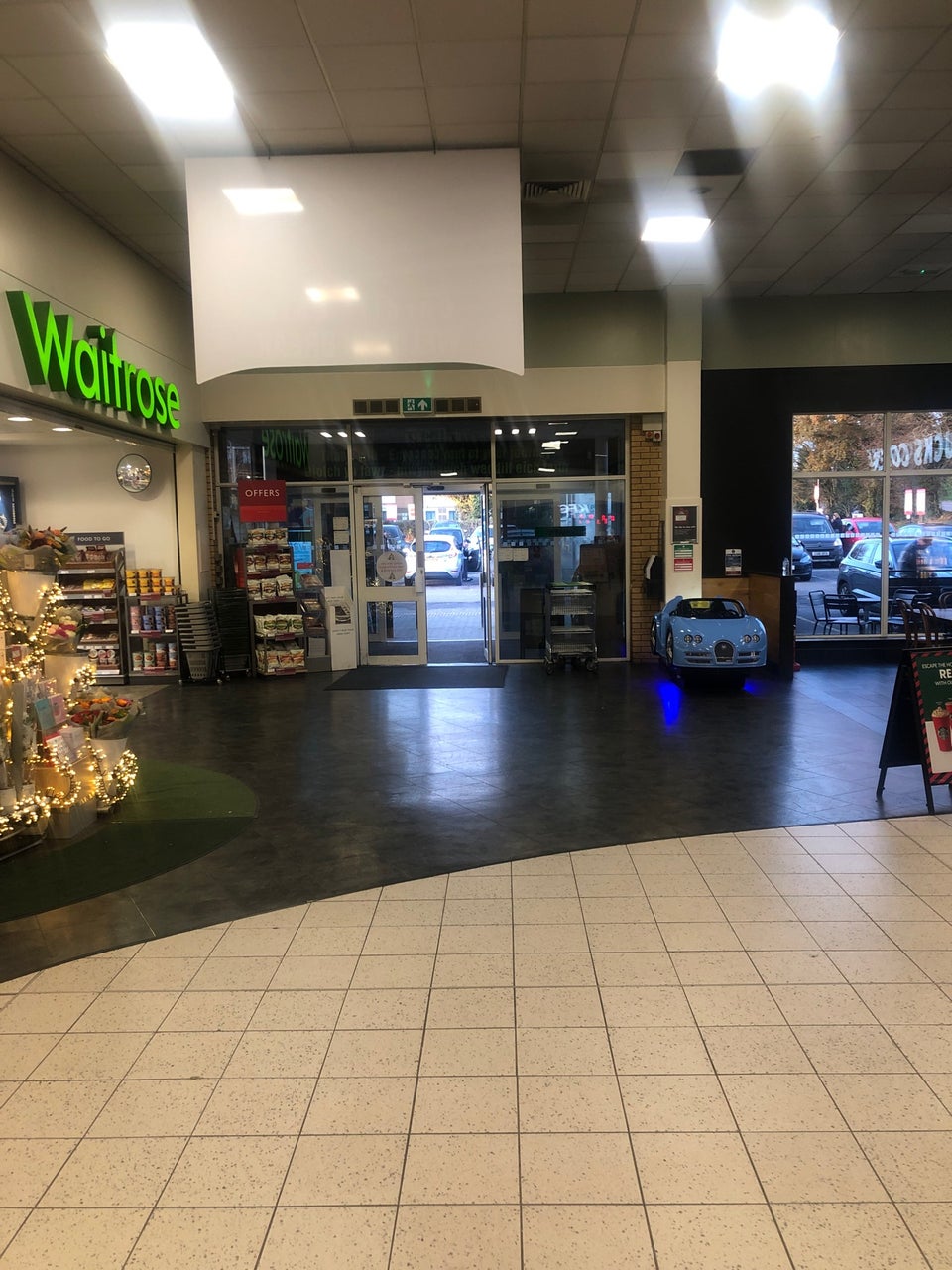 KFC Welcome Break Services Junc 30, M4 Motorway, Cardiff, Wales CF23 ...