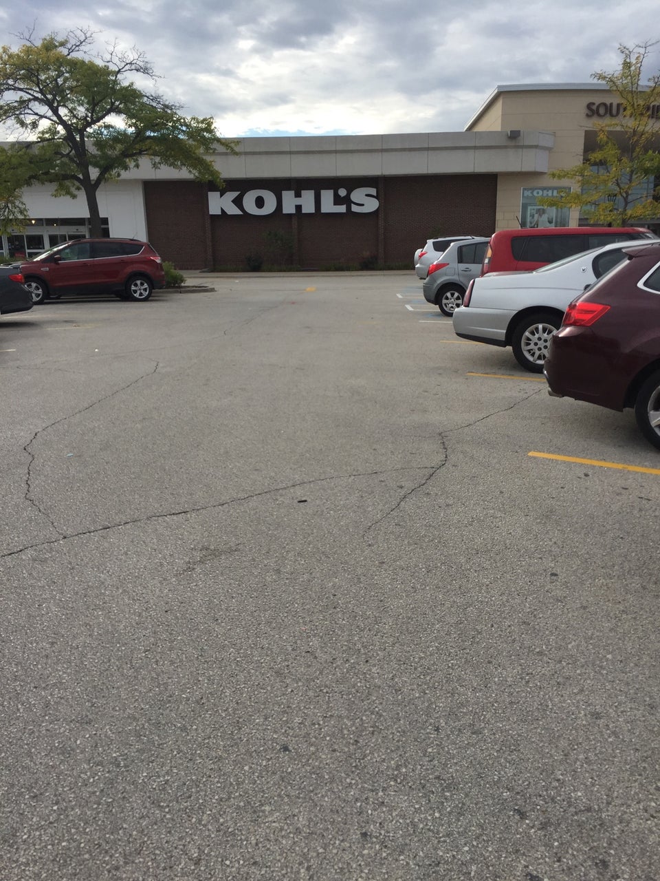 SOUTHRIDGE MALL - Greendale WI - Hours, Directions, Reviews - Loc8NearMe